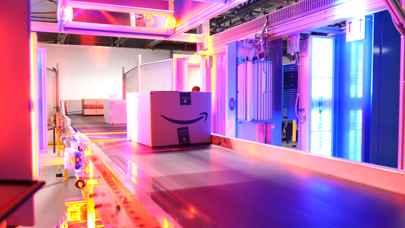 Amazon celebrated grand opening of Baton Rouge fulfillment center ...
