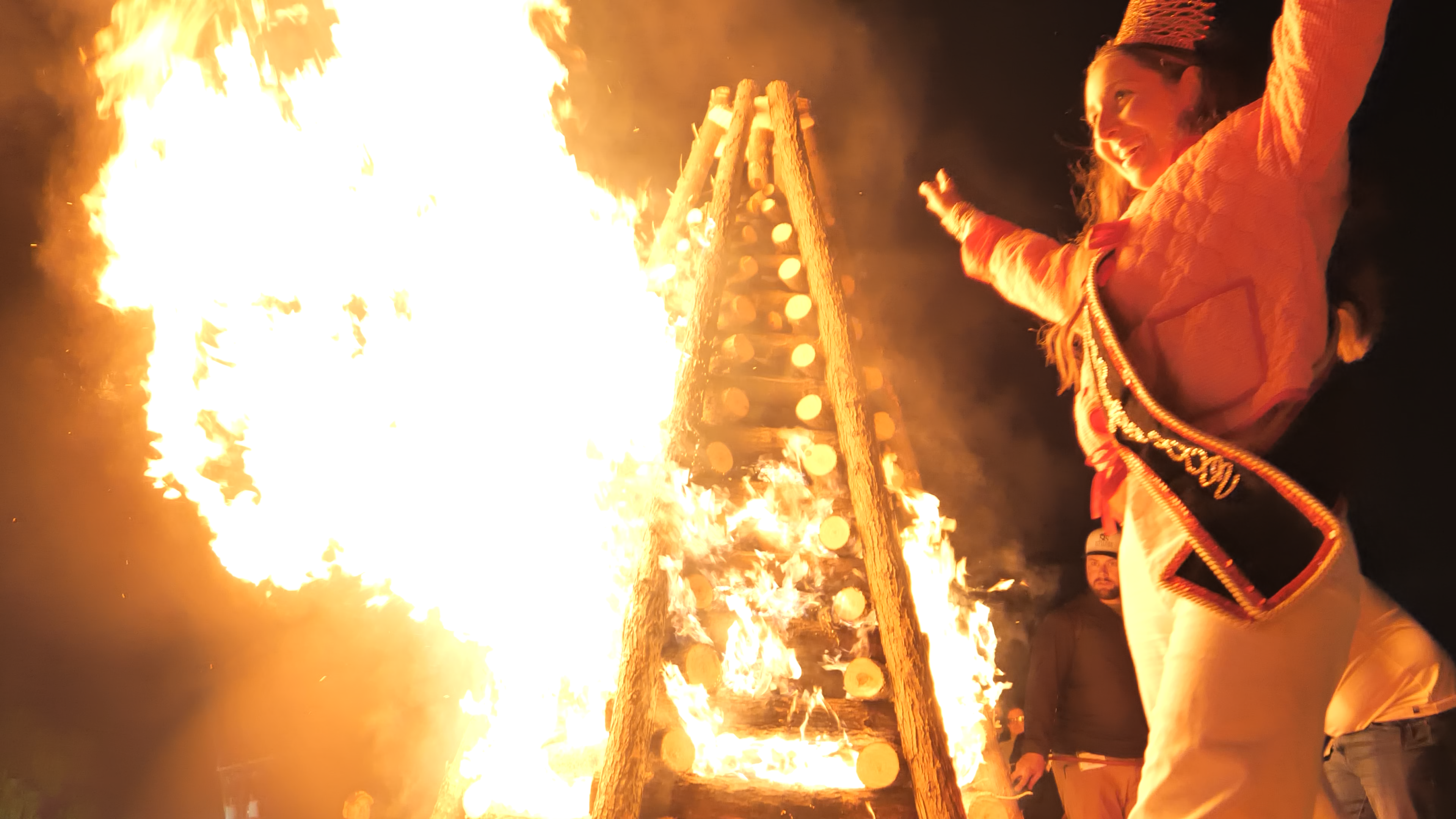 How south Louisiana lights the levee with bonfires for Christmas - [225]