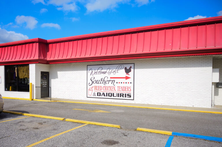 Inside Southern Chicks Cafe & Daiquiris' first Baton Rouge location ...