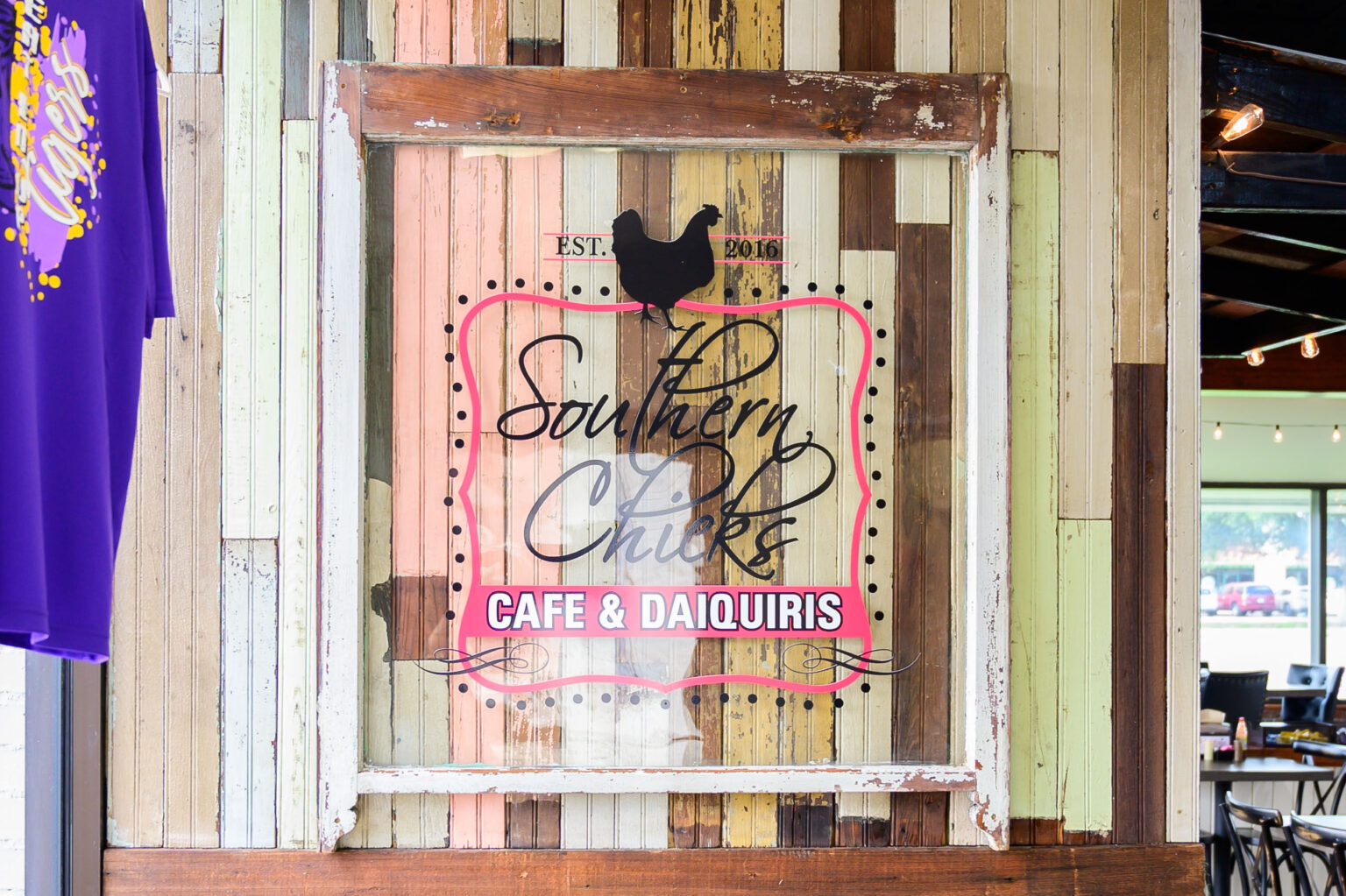 Inside Southern Chicks Cafe & Daiquiris' first Baton Rouge location ...