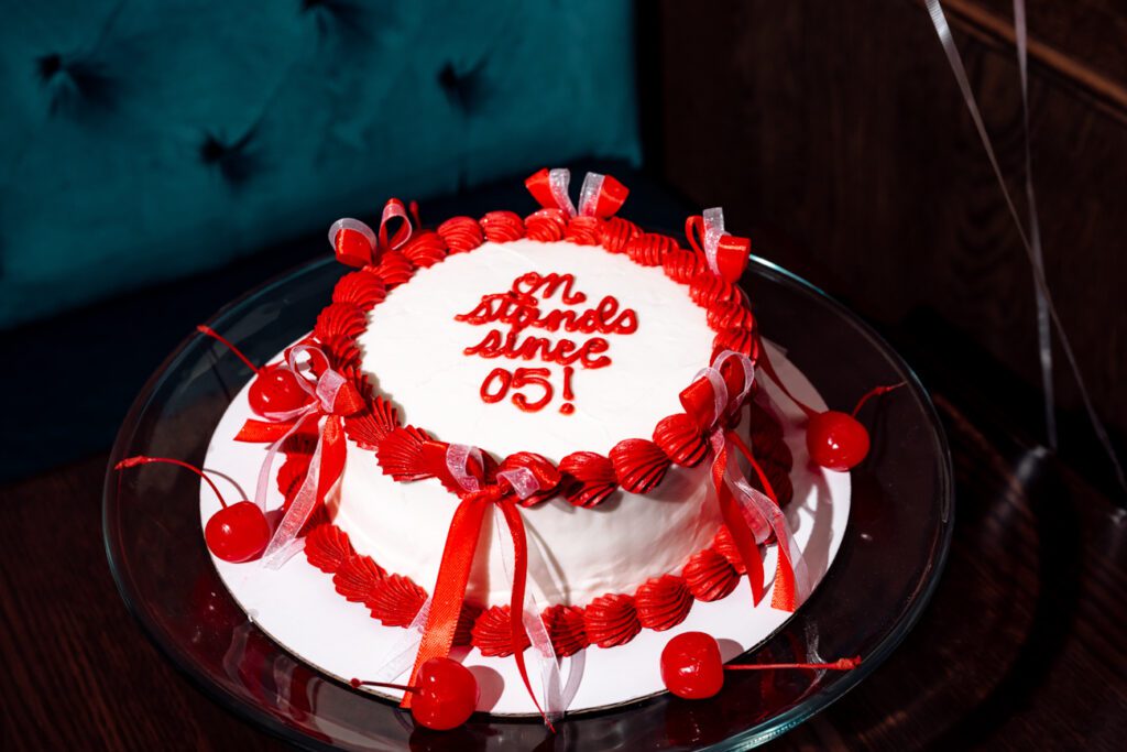 Digging into the vintage birthday cake trend with Eloise Market and ...